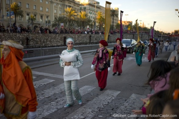The Three Kings Parade in Barcelona | Robert Caplin Photography